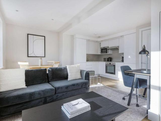 2 Bedroom Apartment London London LS95625281