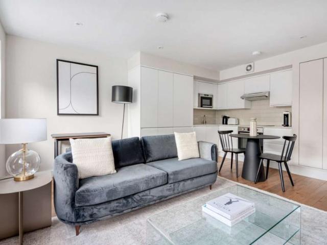2 Bedroom Apartment London London LS95625338