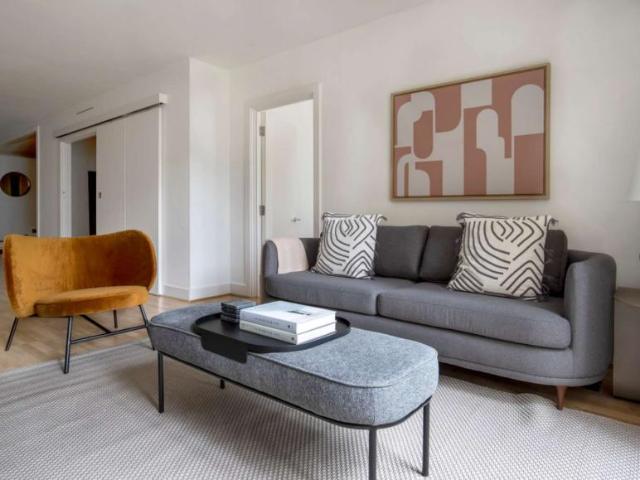 2 Bedroom Apartment London London LS95626765