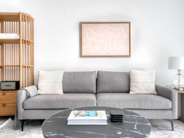 2 Bedroom Apartment London London LS95626899