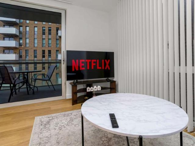 2 Bedroom Apartment London London LS95823482