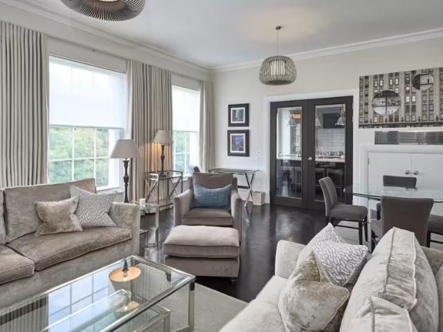 2 Bedroom Apartment London London LS95904912