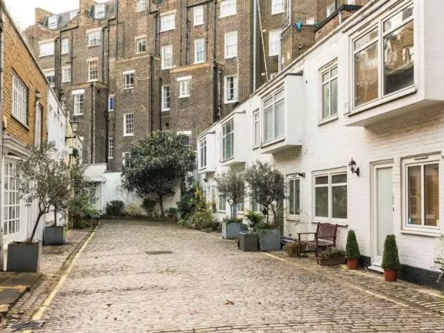 2 Bedroom Apartment London London LS96147824