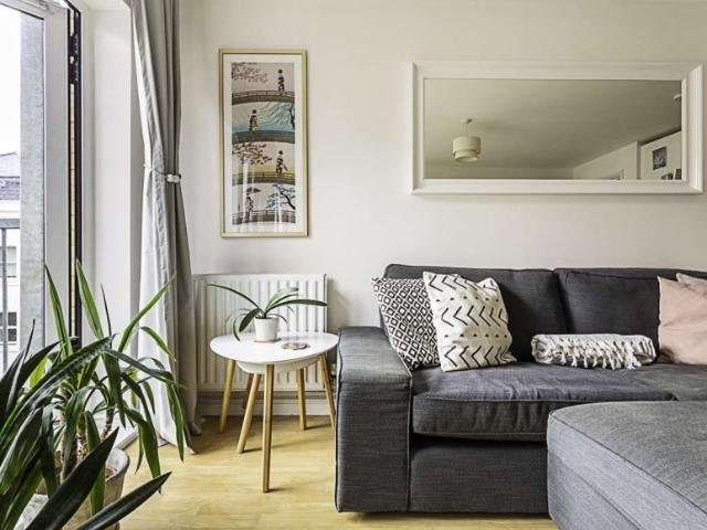 2 Bedroom Apartment London London LS96617057