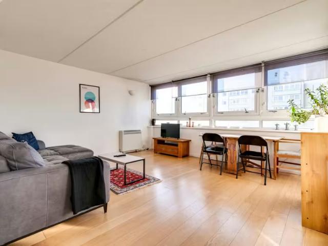2 Bedroom Apartment London London LS96717987