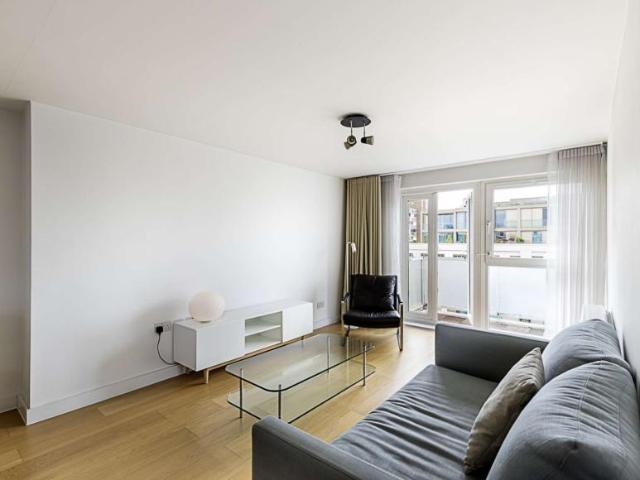 2 Bedroom Apartment London London LS97384816