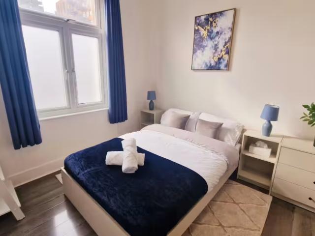 2 Bedroom Apartment London London LS97961169