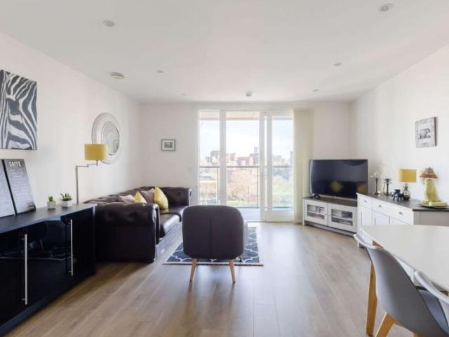 2 Bedroom Apartment London London LS98145016
