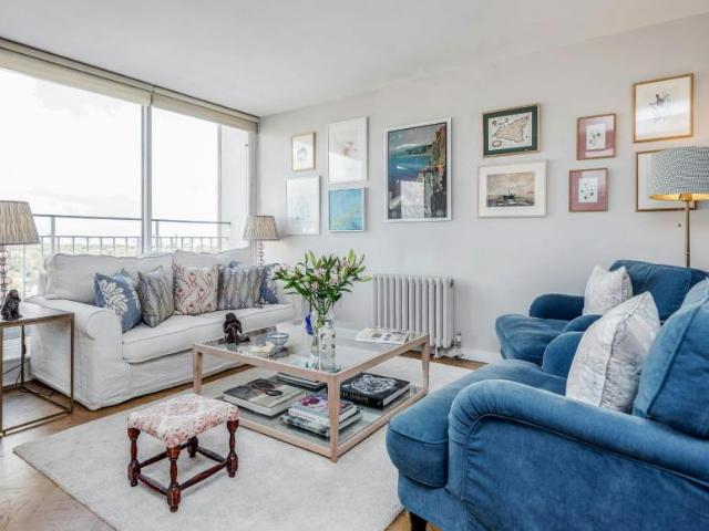 2 Bedroom Apartment London London LS99373970