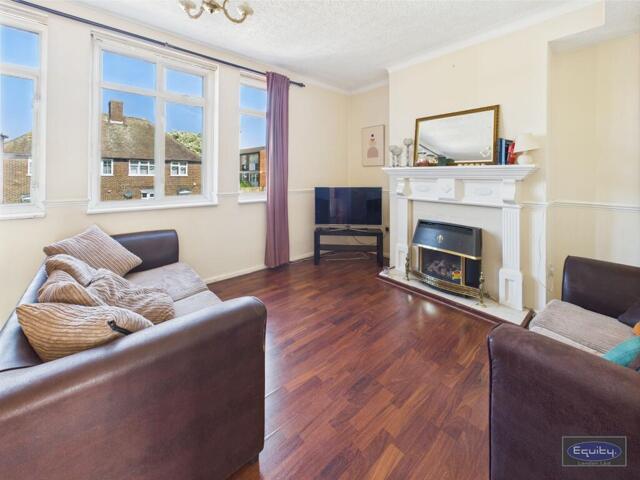 2 Bedroom Apartment London London LS100429817