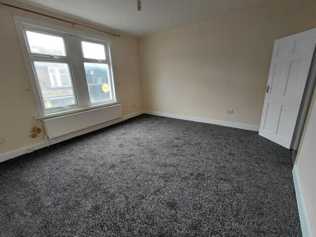 2 Bedroom Apartment London London LS100436635