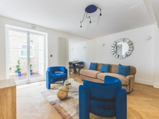 2 Bedroom Apartment London London LS100842567