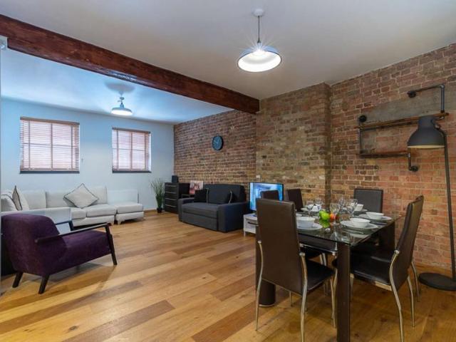 2 Bedroom Apartment London London LS101671029