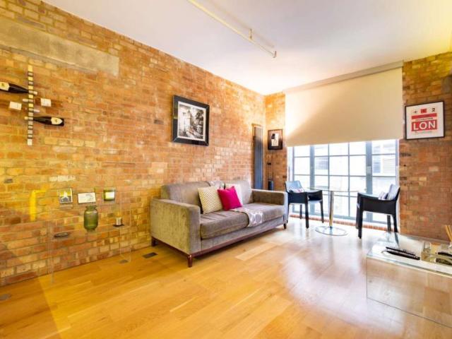 2 Bedroom Apartment London London LS101694334