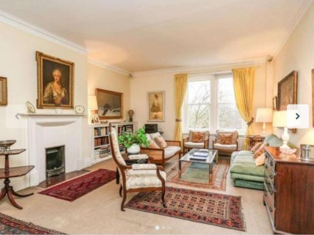 2 Bedroom Apartment London London LS101771017