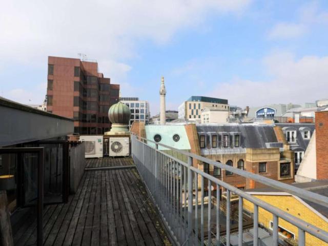 2 Bedroom Apartment London London LS101806900