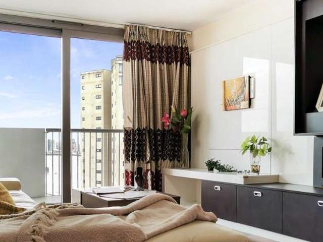 2 Bedroom Apartment London London LS101819528