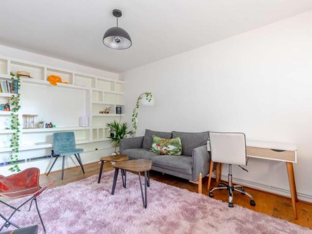 2 Bedroom Apartment London London LS101822812