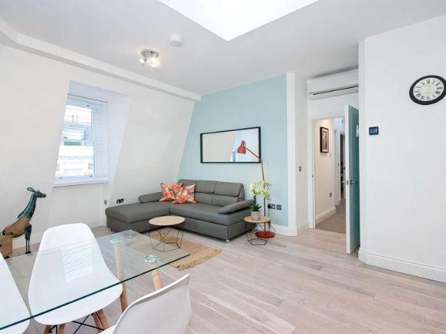 2 Bedroom Apartment London London LS101822364