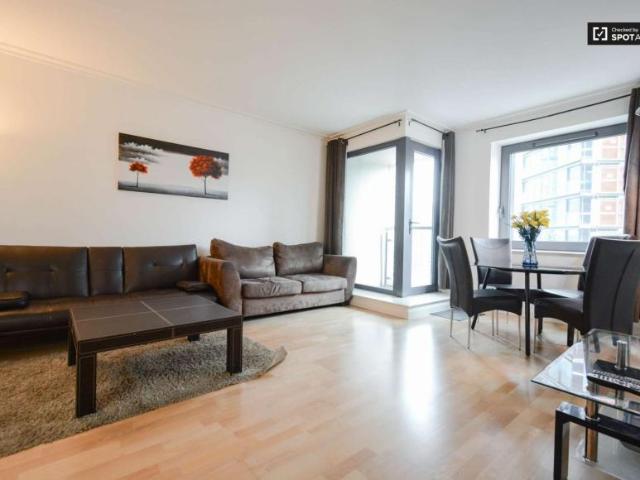 2 Bedroom Apartment London London LS101838758