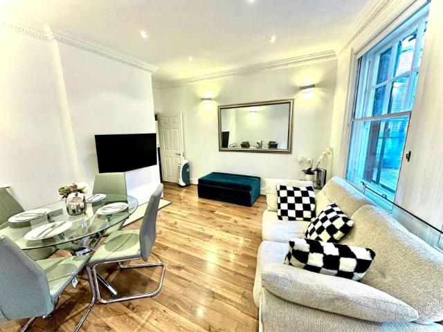 2 Bedroom Apartment London London LS101839182