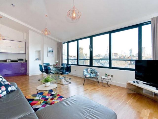 2 Bedroom Apartment London London LS101854038