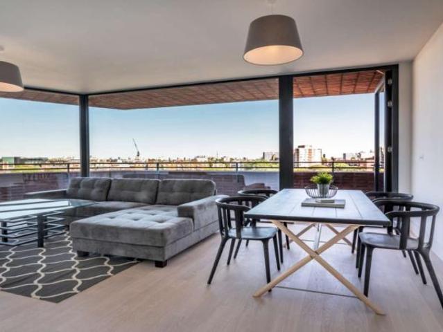 2 Bedroom Apartment London London LS101855091