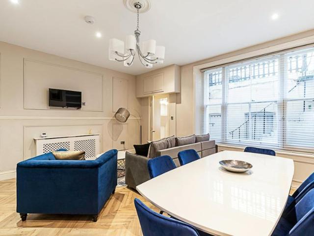 2 Bedroom Apartment London London LS101270653