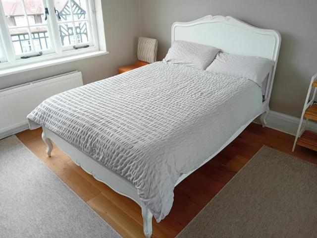 2 Bedroom Apartment London London LS101305124