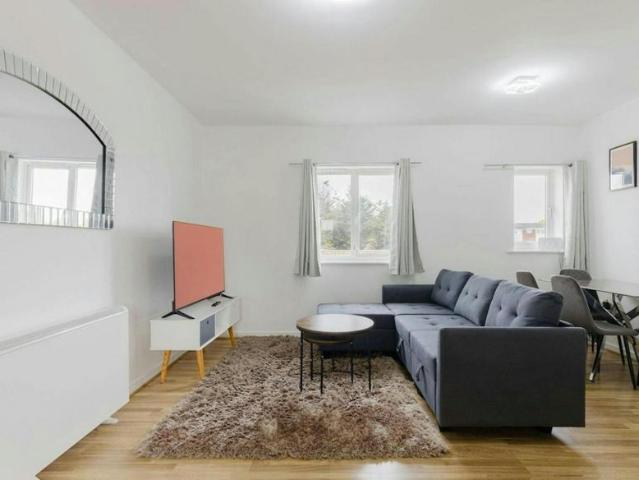 2 Bedroom Apartment London London LS102661526