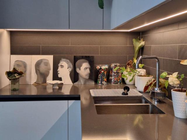 2 Bedroom Apartment London London LS102718154