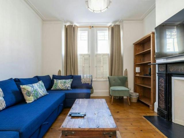 2 Bedroom Apartment London London LS102848521