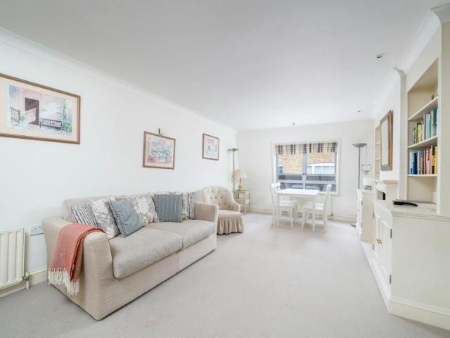 2 Bedroom Apartment London London LS102399506