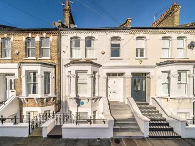 2 Bedroom Apartment Londres Great London LS99895240