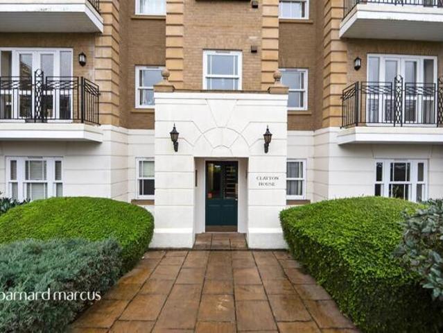 2 Bedroom Apartment Londres Great London 100132476