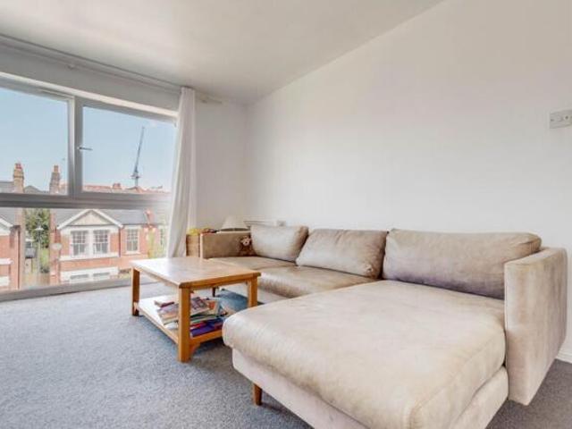 2 Bedroom Apartment Londres Great London 101200188