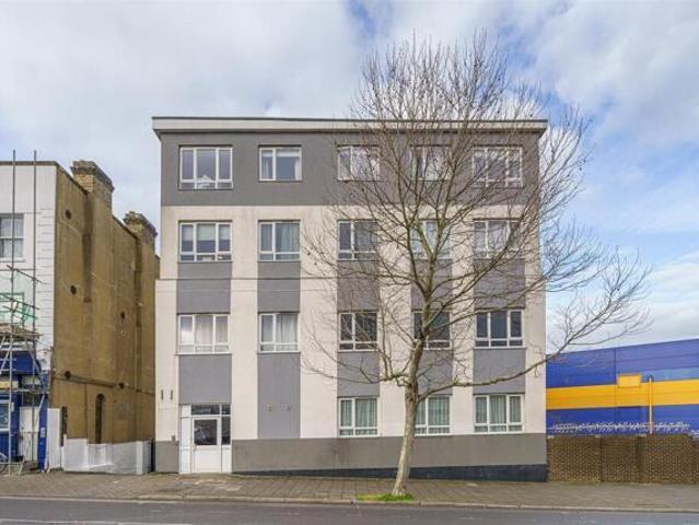 2 Bedroom Apartment Londres Great London 99642007
