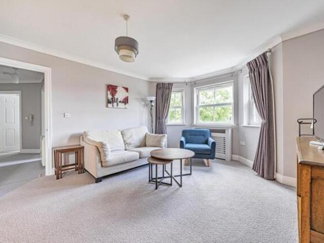 2 Bedroom Apartment Londres Greater London 100786555