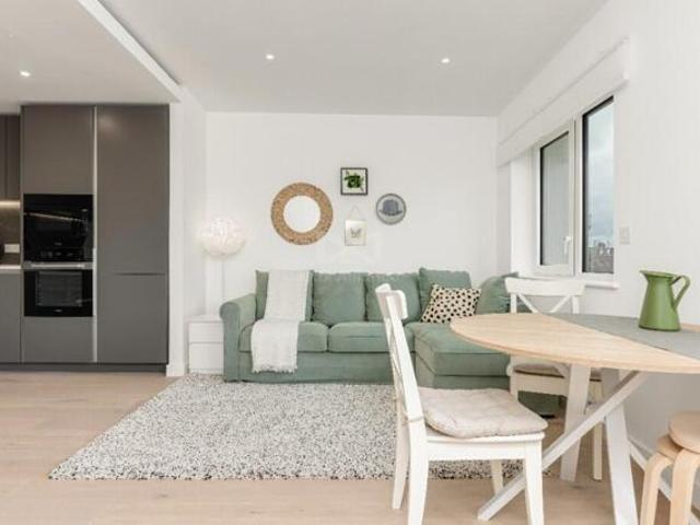 2 Bedroom Apartment Londres Greater London 101797043