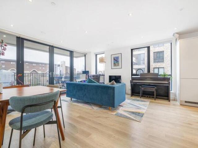 2 Bedroom Apartment Londres Greater London 98434500