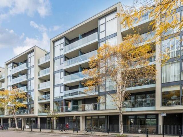 2 Bedroom Apartment Londres Greater London 98477077