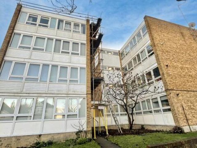 2 Bedroom Apartment Londres Greater London 98504052
