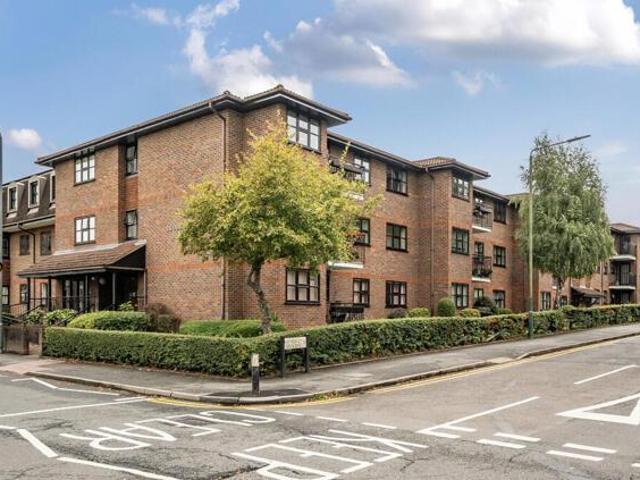 2 Bedroom Apartment Londres Greater London 98864680
