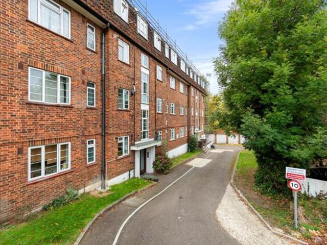 2 Bedroom Apartment Londres Greater London 98969050