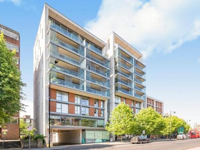 2 Bedroom Apartment Londres Greater London 98119069