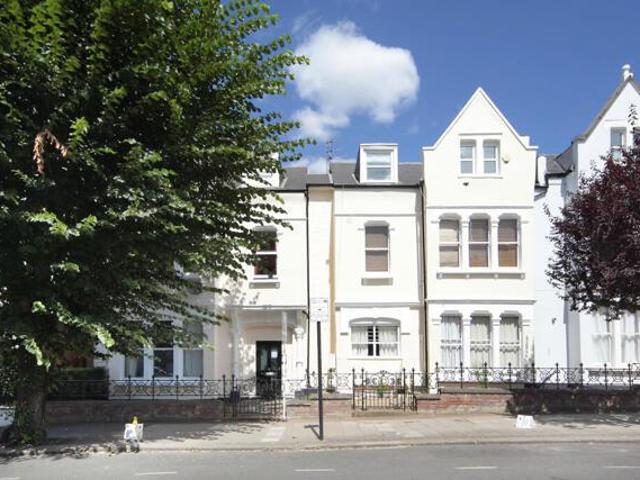 2 Bedroom Apartment Londres Greater London 98296915