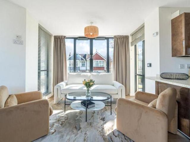 2 Bedroom Apartment Londres Greater London 99926261