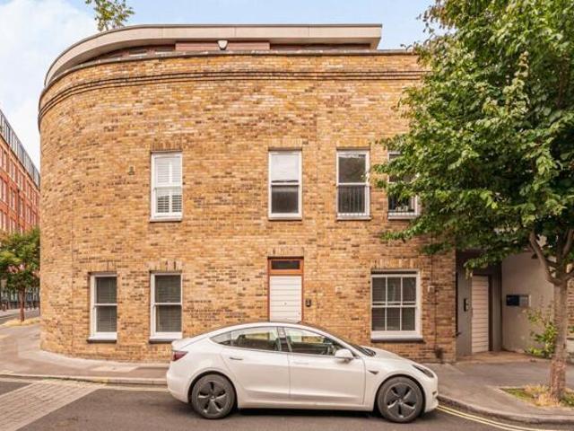 2 Bedroom Apartment Londres Greater London LS98864582