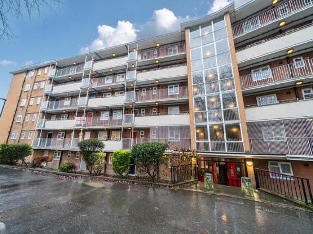 2 Bedroom Apartment Londres Greater London LS98834844