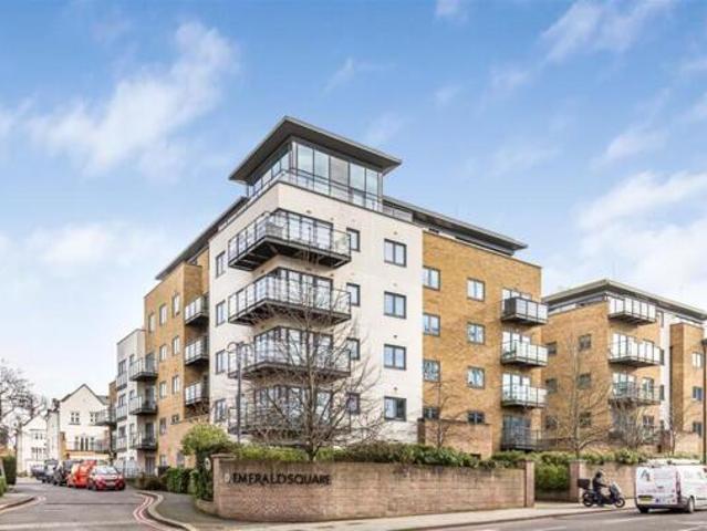 2 Bedroom Apartment Londres Greater London LS99204123